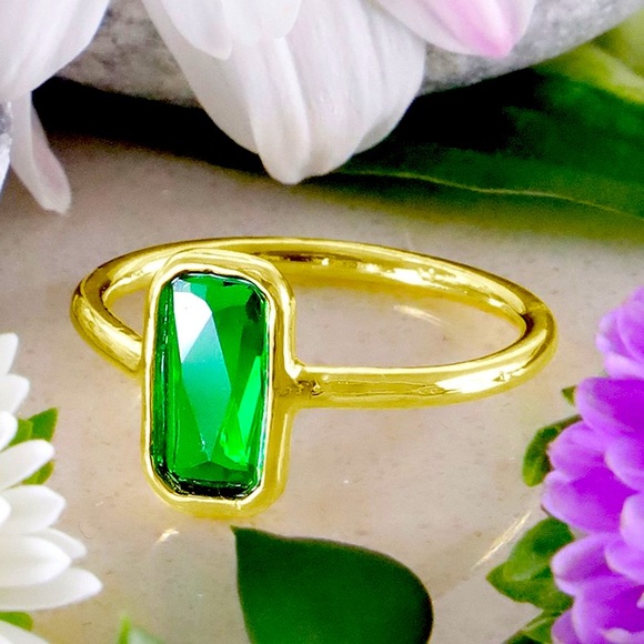 shablis | Jewelry | Nwt Stunning Emerald Quartz 4k Goldplated Petite ...